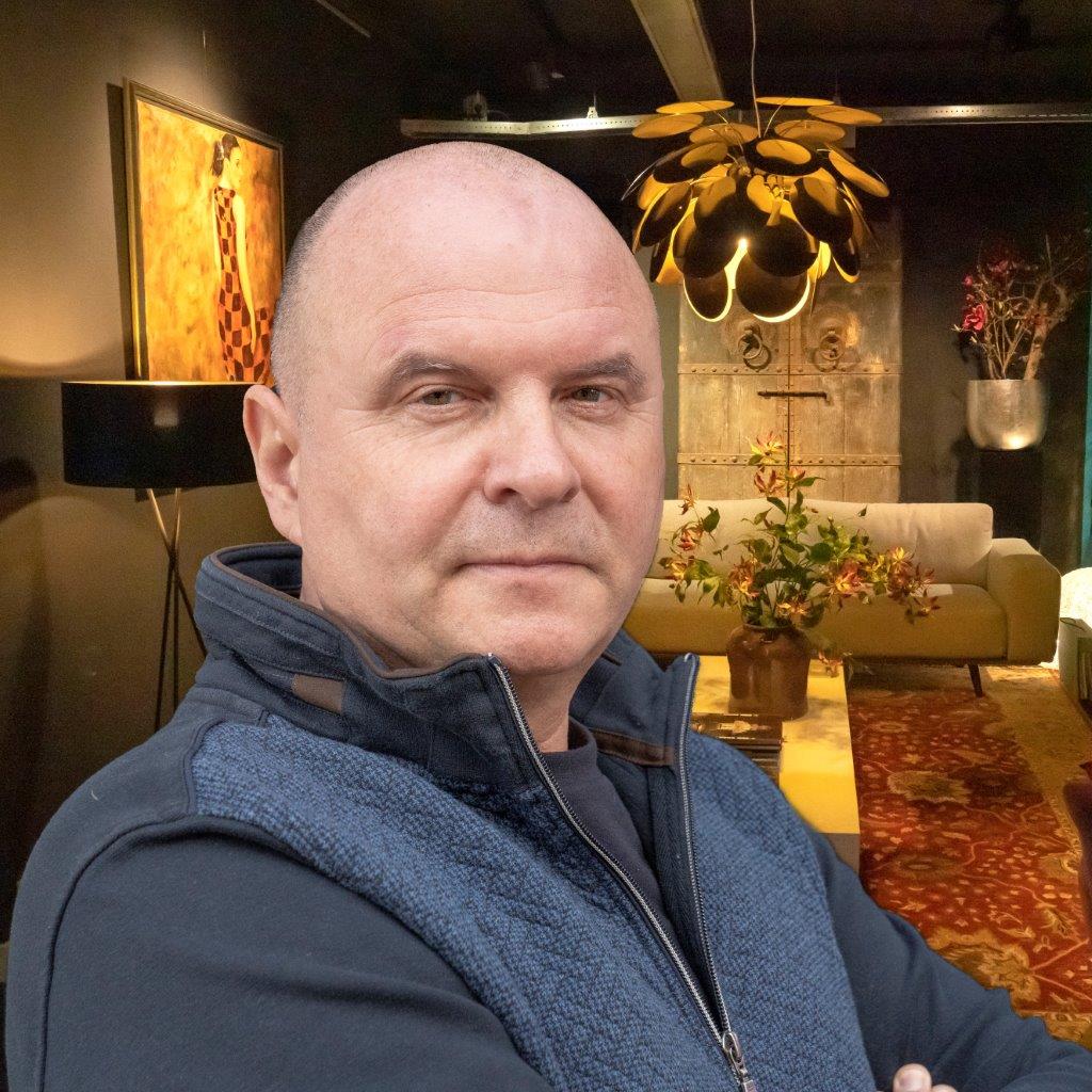 PASCAL VAN STIPHOUT – Pionmedia